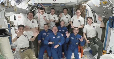 美·日·러 우주비행사 4명 태운 스페이스x 우주선 Iss 도킹 성공