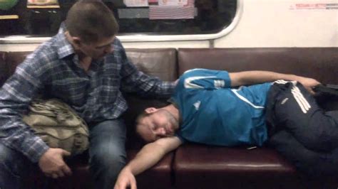 Fight Video Жесть Драка в метро Парень хотел поспать но не дали Youtube