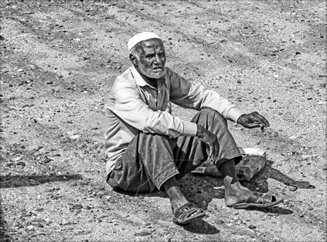 Der Alte Mann Am Strand 2 Foto And Bild Asia Middle East