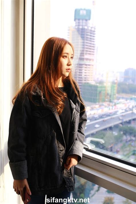 超美网红【乔依琳】edison摄影1500元6组大尺度视图 6临走阳光 性趣贴图