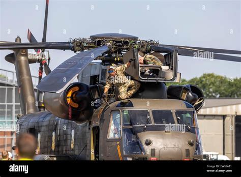 Sikorsky Ch 53g Helicopter German Army Air Corps Engine Repair