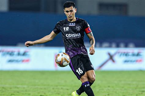 ISL - Vinit Rai Set To Stay In Mumbai City FC