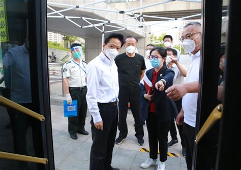 细化防控措施，做好压力测试！区领导检查嘉定公交运能恢复情况