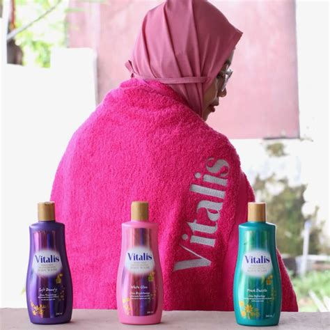 Mandi Dengan Vitalis Perfumed Moisturizing Body Wash Mampu Memperbaiki
