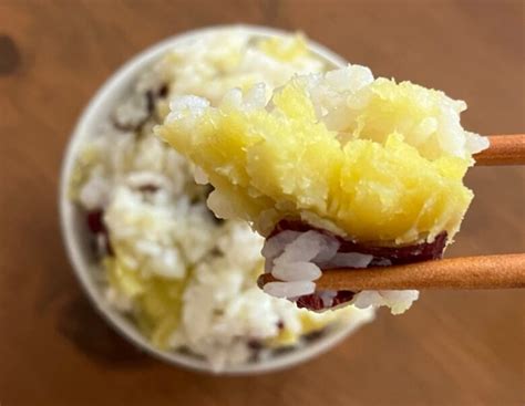 炊飯器に放り込むだけ！楽して美味しい「さつまいもご飯」【材料2つだけ】 Mogumogu