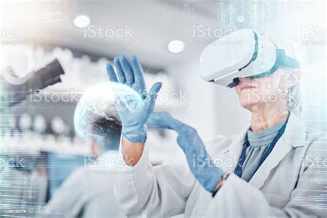 Vr 의료 및 디지털은 연구 또는 혁신을 위해 실험실에서 의사 과학자와 함께합니다 메타버스 가상현실 그리고 실험실에서