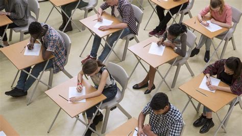 Subiecte şi barem la Română Bac 2024 sesiunea de toamnă Poezie de Eminescu sau Bacovia la
