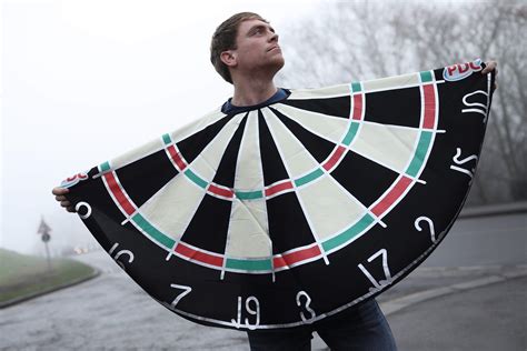 Why you should watch the World Darts Championship final â even if you