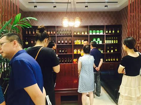 热烈欢迎市人大各位领导莅临我公司参观指导！新闻中心郑友和（国际）有限公司