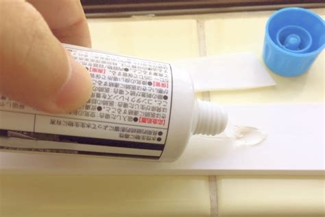 瞬間接着剤で指がくっついた！ 超手軽な対処法に14万人驚き「もっと早く知りたかった」 Hint Pot