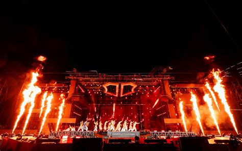 Gai Con Trao ĐỔi VÉ Concert Anh Trai VƯỢt NgÀn ChÔng Gai Ocean Park 3