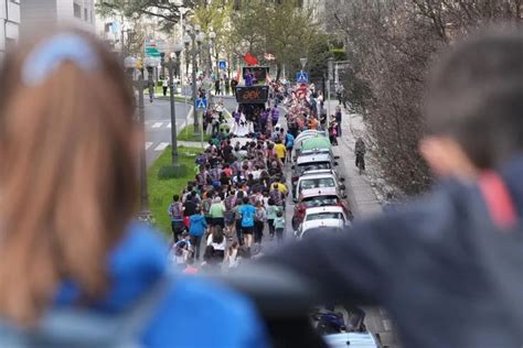 Exhiben La Foto De Uno De Los Etarras Que Atentaron Contra La T 4 De Barajas En La Carrera Del