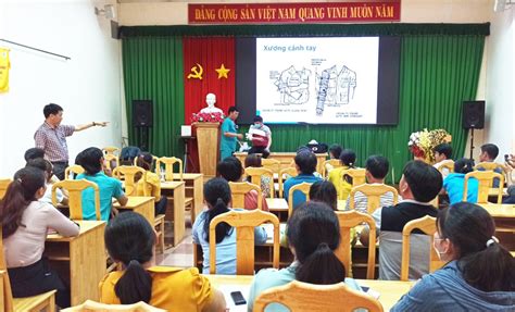 Công ty TNHH MTV Cao su Dầu Tiếng tập huấn sơ cấp cứu tai nạn lao động cho lực lượng an toàn vệ