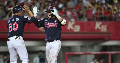 안중열 만루포로 3연승 가을 야구 싸움 뛰어든 롯데