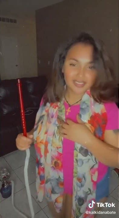 Habesha Girl Smoking And Show Her Sexy Legs😜 ️💞🌹 Subscribe For More