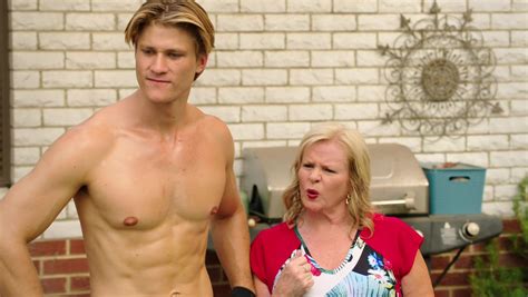 Auscaps Joe Davidson Shirtless In Neighbours Episode 7852