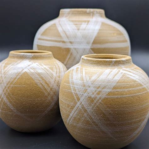 Lot 48 Clay Hatch Vases Slocal Estate Auctions Network