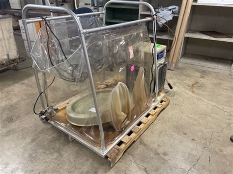 Coy Laboratory Products Model Aalc Environmental Controlled Chamber For Sale