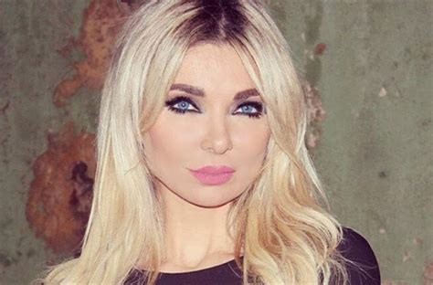 ميريام كلينك بأول تعليق على الاحداث في لبنان دقوا لـ إيران تساعد الحزب