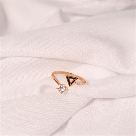 Hallow Tri Diamond Ring Salty Salty Accessories