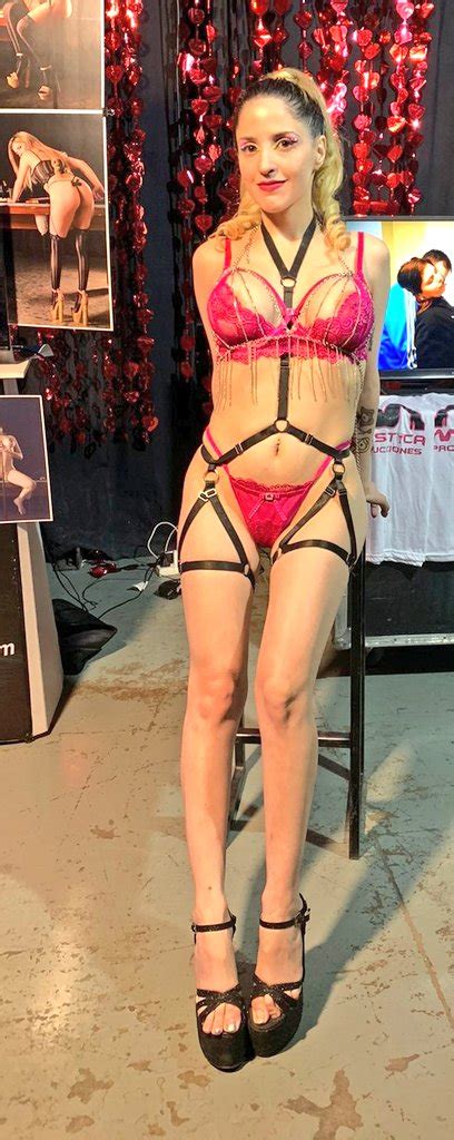 TW Pornstars DivinaMaruuu Twitter 4 33 AM 11 Sep 2022