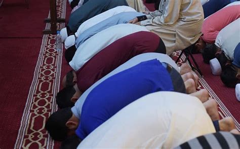 الإفتاء تجيب ما حكم صلاة التراويح أربعًا بتشهدين وطنا نيوز