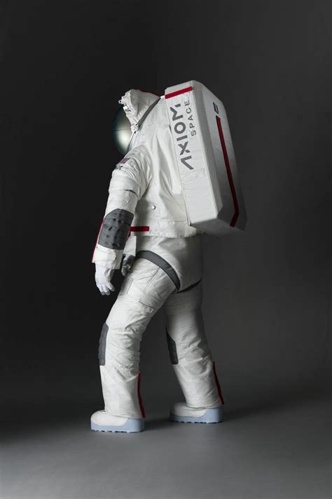 Nasaの2026年月面着陸ミッションで使われる新しい宇宙服「axemu」の詳細が発表される、老舗ブランドのプラダも開発に参加 Gigazine