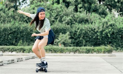 What To Wear Roller Skating And What Not To Wear