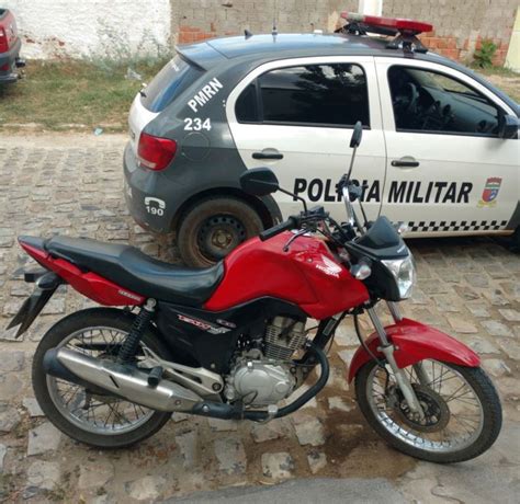 4DZ Patrulha PM POR INTERMÉDIO DA VTR 234 BH DO 2º BPM RECUPERA MOTO