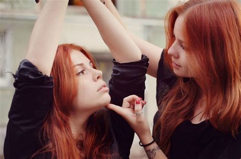 Pin By Mytsos On A Deux Redheads Redhead Couple Photos