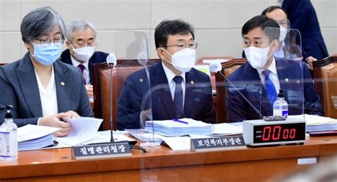 정부 단계적 일상회복 들어가도 마스크 벗어선 안돼 파이낸셜뉴스