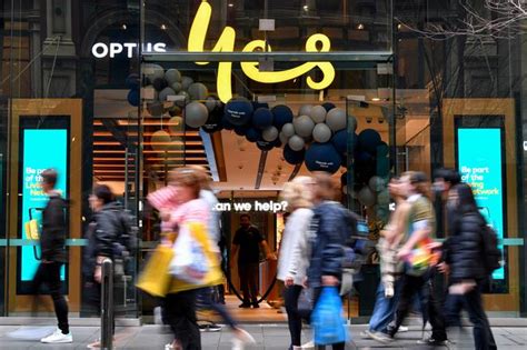 The String Of Scams Targeting Optus Customers Following Data Breach 7news