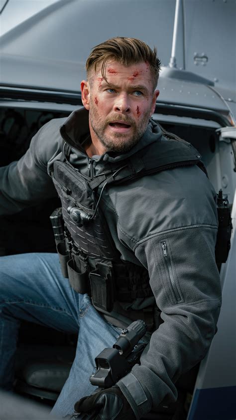 Chris Hemsworth Iphone Wallpaper