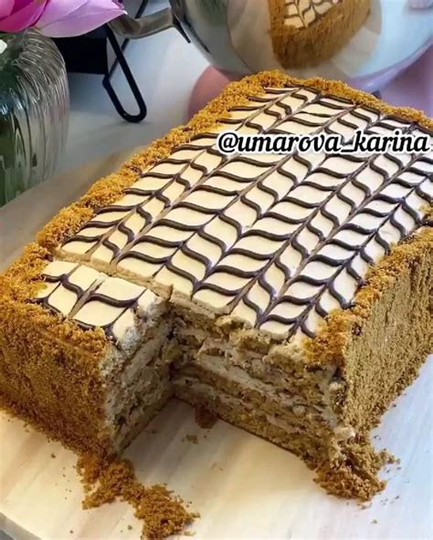 Медовик без раскатки коржеи‌😍 ⠀ • Аромааатныи‌ нежныи‌ воздушныи‌ это все про него🥰 А какои