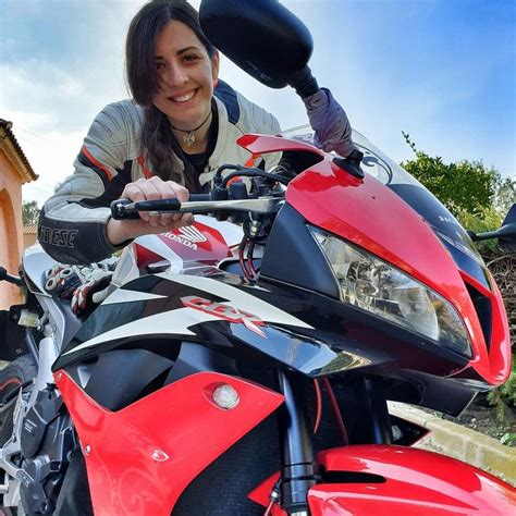 Pin By Jorgen On Girls And Motorcycles Honda Motorcycle Honda Girl