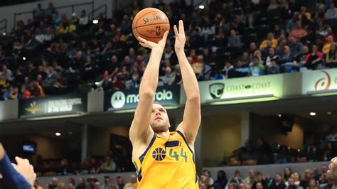 Utah Jazz Forward Bojan Bogdanovic Buries Back To Back Three Pointers