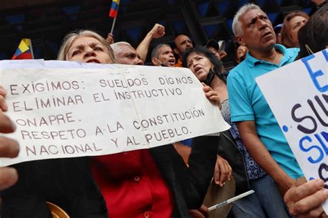 Docentes Exigen La Renuncia De La Ministra De Educación