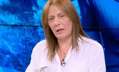 Συγκλονίζει γυναίκα που βιάστηκε από τον πατέρα της στα 7 της χρόνια