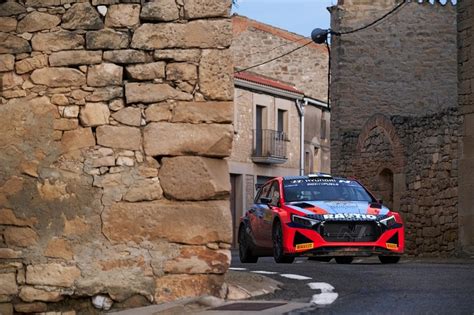 Teemu Suninen amplía diferencias en WRC Jan Solans entra en el top diez