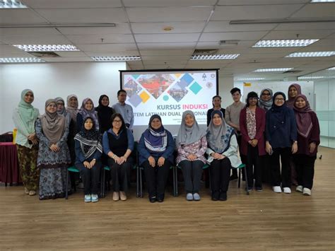 congratulations to me🥳 for successfully completing a day of training for the kursus induksi sldn