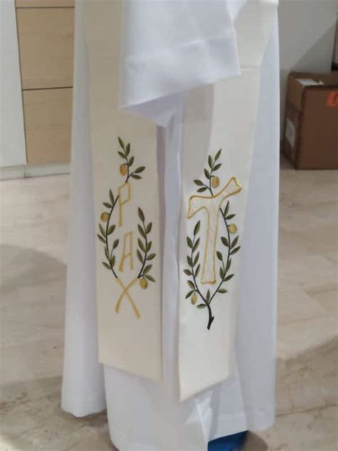 Stola Diaconale In Poliestere Nei 4 Colori Ricamo Croce Tau Con Ulivo E