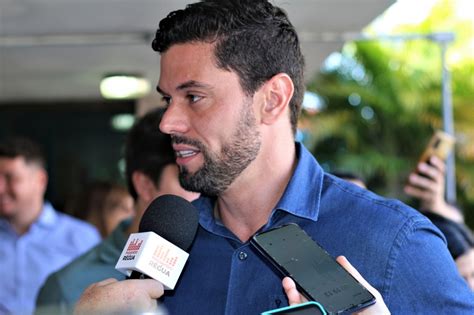 Prefeito De Ourinhos Anuncia Novo Concurso Público Passando A Régua