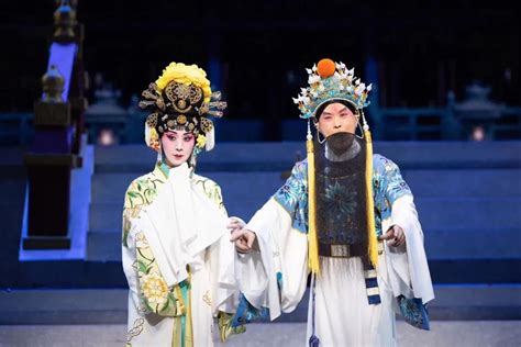 国粹京剧 史依弘谢谢观众陪我们一起经历喜怒哀乐