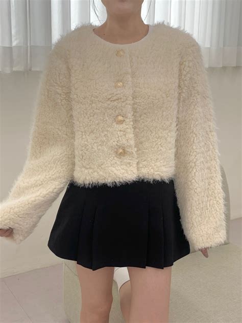 ️겨울아우터 ️ 에코퍼자켓 부클자켓 트위드자켓 하객룩 올드머니룩 겨울코트 숏자켓 숏코트 에이블리