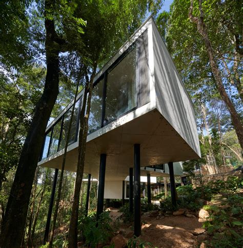 Tetro Arquitetura Lift Angular White House In Brazilian Forest On Black