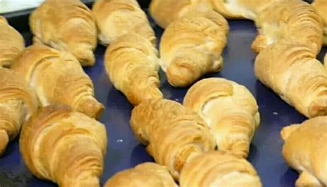 Круасаны из слоенного теста пошаговый рецепт с фото