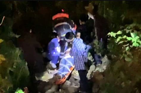 Camioneta Cae A Barranco En Huatusco Muere Niña De 7 Años Y Seis