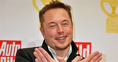 Elon Musk Revela Que Duerme Junto A Dos Pistolas