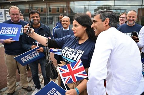 How To Follow Prime Minister Rishi Sunak On Twitter And Instagram Uk