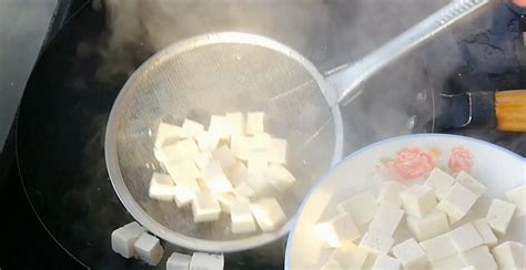 香椿头豆腐的做法，盐卤豆腐的做法膳食养生频道东方养生
